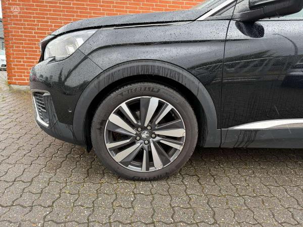 Black Peugeot 5008 2019 in Marijampole, with an engine capacity of 1.20 L and mileage of 187 thousand km for 9250 €, photo 5 on AUTOMOTO.COM.LV