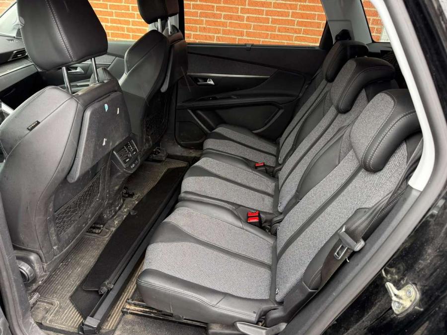 Black Peugeot 5008 2019 in Marijampole, with an engine capacity of 1.20 L and mileage of 187 thousand km for 9250 €, photo 9 on AUTOMOTO.COM.LV