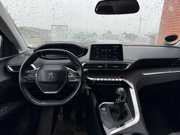 Black Peugeot 5008 2019 in Marijampole, with an engine capacity of 1.20 L and mileage of 187 thousand km for 9250 €, photo 9 on AUTOMOTO.COM.LV