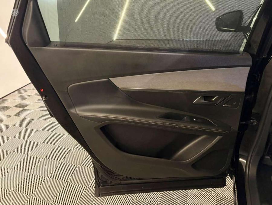 Melns Peugeot 5008 2019 Marijampole, ar dzinēja tilpumu 2.00 L un nobraukumu 251 tūkst. km par 16999 €, foto 25 vietnē AUTOMOTO.COM.LV