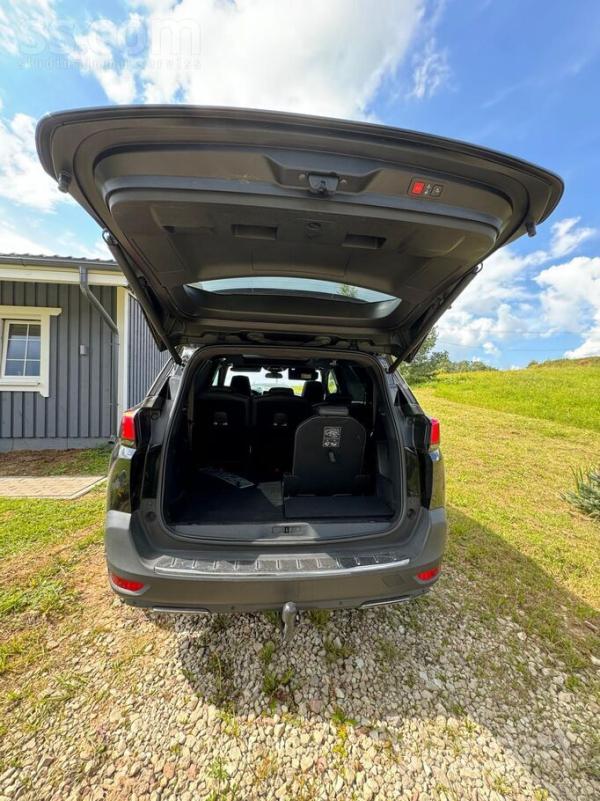 Peugeot 5008 2019 in Riga on AUTOMOTO.COM.LV Black Peugeot 5008 2019 in Riga, with an engine capacity of 1.50 L and mileage of 188 thousand km for 15000 €, photo 7 on AUTOMOTO.COM.LV