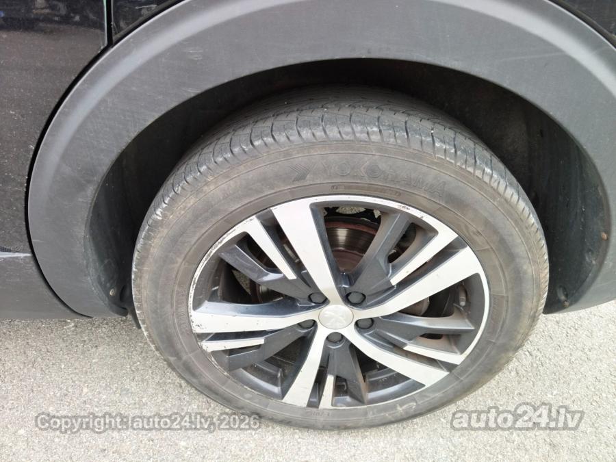 Melns Peugeot 5008 2019 Tallina, ar dzinēja tilpumu 1.50 L un nobraukumu 130 tūkst. km par 16500 €, foto 7 vietnē AUTOMOTO.COM.LV
