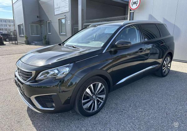 Black Peugeot 5008 2019 in Marijampole, with an engine capacity of 1.20 L and mileage of 188 thousand km for 8650 €, photo 1 on AUTOMOTO.COM.LV