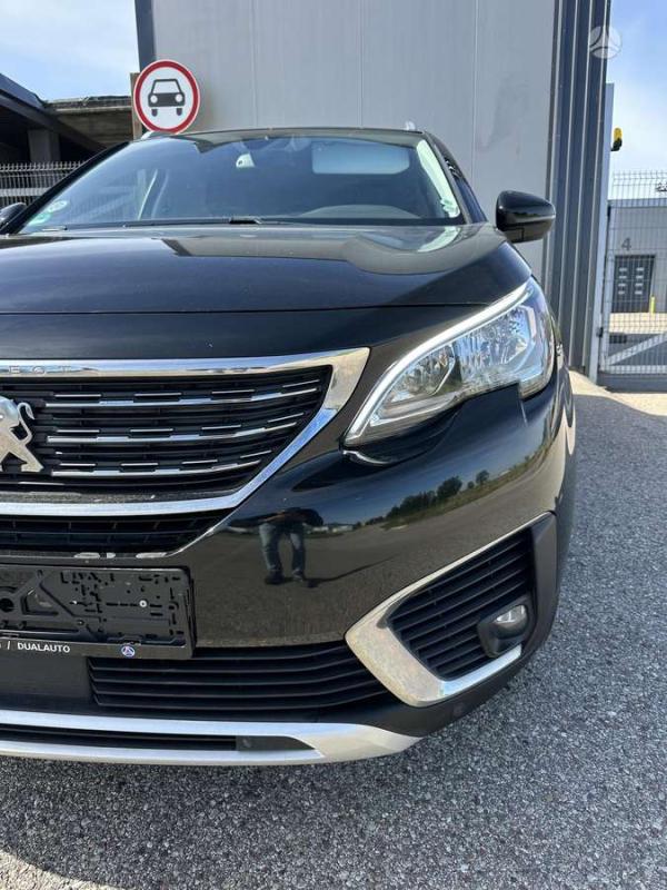 Black Peugeot 5008 2019 in Marijampole, with an engine capacity of 1.20 L and mileage of 188 thousand km for 8650 €, photo 3 on AUTOMOTO.COM.LV