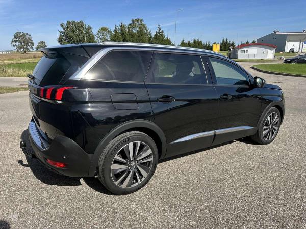 Black Peugeot 5008 2019 in Marijampole, with an engine capacity of 1.20 L and mileage of 188 thousand km for 8650 €, photo 5 on AUTOMOTO.COM.LV