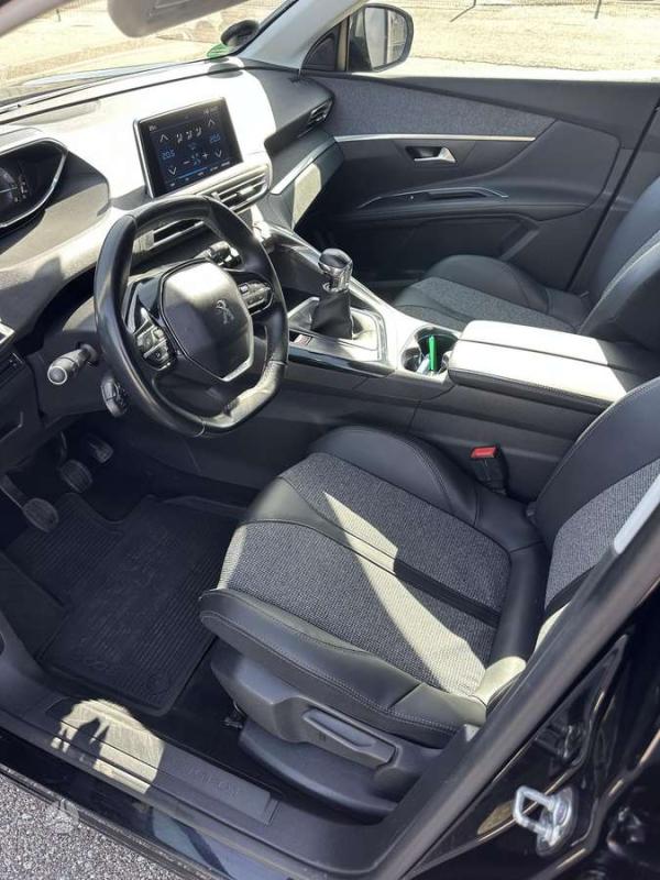 Black Peugeot 5008 2019 in Marijampole, with an engine capacity of 1.20 L and mileage of 188 thousand km for 8650 €, photo 10 on AUTOMOTO.COM.LV