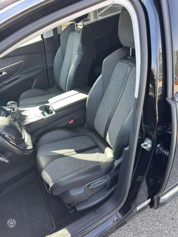 Black Peugeot 5008 2019 in Marijampole, with an engine capacity of 1.20 L and mileage of 188 thousand km for 8650 €, photo 11 on AUTOMOTO.COM.LV