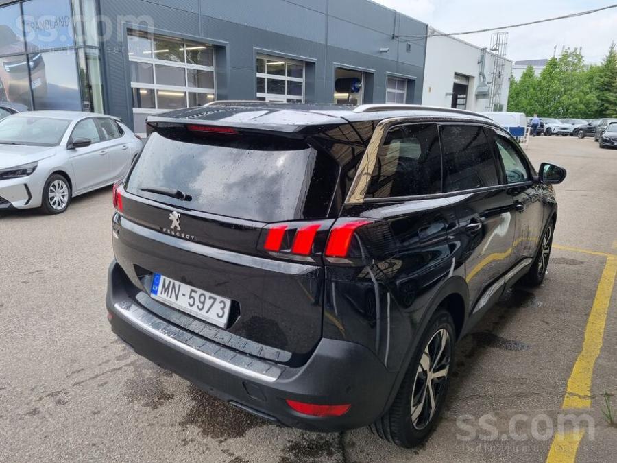 Black Peugeot 5008 2020 in Riga, with an engine capacity of 1.20 L and mileage of 75 thousand km for 13400 €, photo 2 on AUTOMOTO.COM.LV