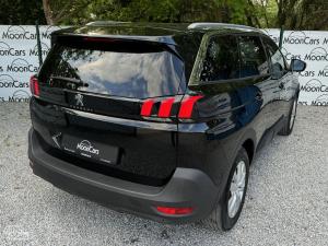 Black Peugeot 5008 2020 in Vilnius, with an engine capacity of 1.20 L and mileage of 240 thousand km for 10300 €, photo 7 on AUTOMOTO.COM.LV