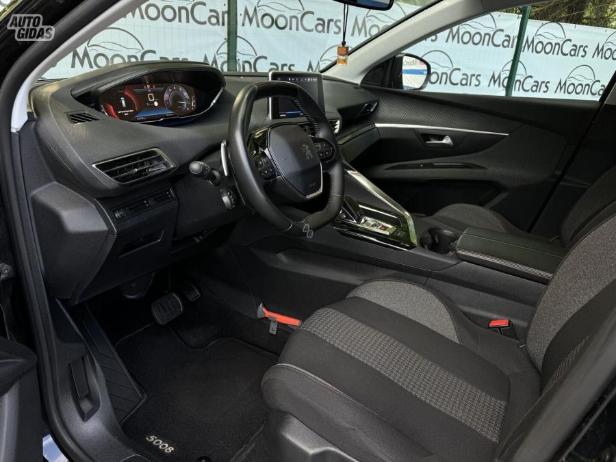 Black Peugeot 5008 2020 in Vilnius, with an engine capacity of 1.20 L and mileage of 240 thousand km for 10300 €, photo 10 on AUTOMOTO.COM.LV