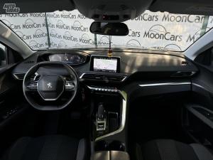 Black Peugeot 5008 2020 in Vilnius, with an engine capacity of 1.20 L and mileage of 240 thousand km for 10300 €, photo 12 on AUTOMOTO.COM.LV