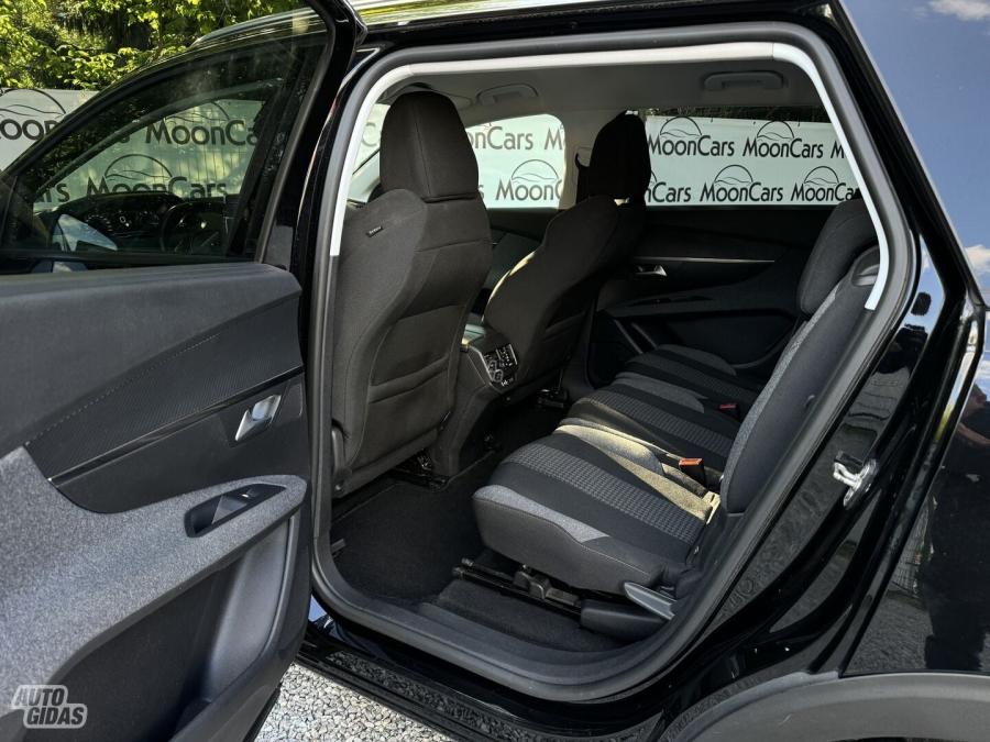 Black Peugeot 5008 2020 in Vilnius, with an engine capacity of 1.20 L and mileage of 240 thousand km for 10300 €, photo 14 on AUTOMOTO.COM.LV
