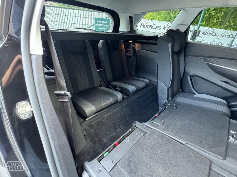 Black Peugeot 5008 2020 in Vilnius, with an engine capacity of 1.20 L and mileage of 240 thousand km for 10300 €, photo 16 on AUTOMOTO.COM.LV