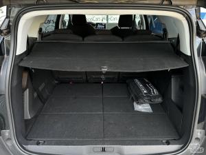 Black Peugeot 5008 2020 in Vilnius, with an engine capacity of 1.20 L and mileage of 240 thousand km for 10300 €, photo 17 on AUTOMOTO.COM.LV