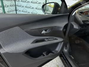 Black Peugeot 5008 2020 in Vilnius, with an engine capacity of 1.20 L and mileage of 240 thousand km for 10300 €, photo 19 on AUTOMOTO.COM.LV