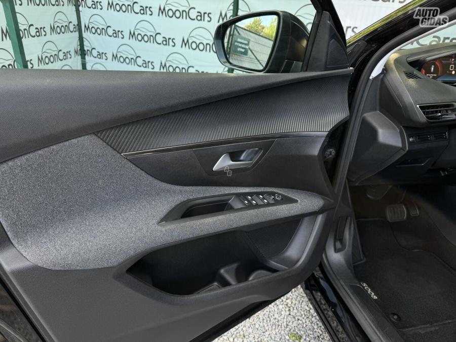 Black Peugeot 5008 2020 in Vilnius, with an engine capacity of 1.20 L and mileage of 240 thousand km for 10300 €, photo 19 on AUTOMOTO.COM.LV