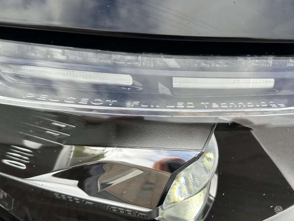 Black Peugeot 5008 2020 in Marijampole, with an engine capacity of 1.20 L and mileage of 177 thousand km for 10870 €, photo 9 on AUTOMOTO.COM.LV