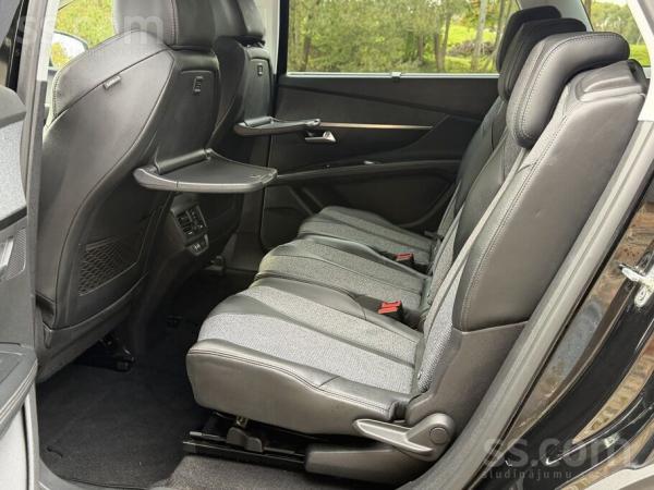 Black Peugeot 5008 2020 in Rezekne, with an engine capacity of 1.20 L and mileage of 139 thousand km for 10990 €, photo 11 on AUTOMOTO.COM.LV