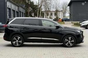 Black Peugeot 5008 2021 in Siauliai, with an engine capacity of 1.60 L and mileage of 194 thousand km for 18990 €, photo 4 on AUTOMOTO.COM.LV