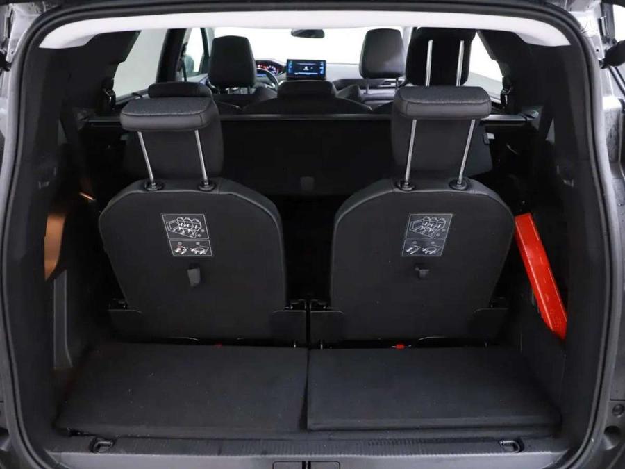 Black Peugeot 5008 2021 in Vilnius, with an engine capacity of 1.20 L and mileage of 162 thousand km for 17200 €, photo 11 on AUTOMOTO.COM.LV