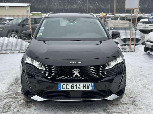 Black Peugeot 5008 2021 in Vilnius, with an engine capacity of 1.50 L and mileage of 136 thousand km for 16697 €, photo 2 on AUTOMOTO.COM.LV