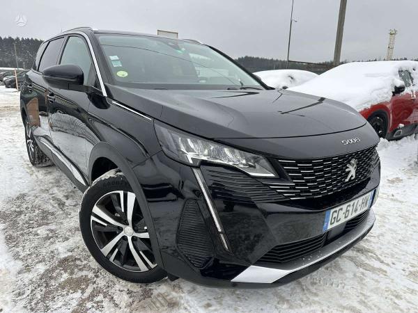 Black Peugeot 5008 2021 in Vilnius, with an engine capacity of 1.50 L and mileage of 136 thousand km for 16697 €, photo 4 on AUTOMOTO.COM.LV