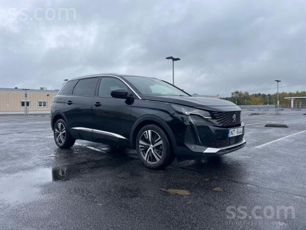 Black Peugeot 5008 2021 in Riga, with an engine capacity of 1.50 L and mileage of 79 thousand km for 19995 €, photo 1 on AUTOMOTO.COM.LV