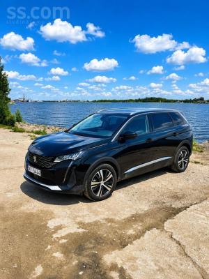 Black Peugeot 5008 2021 in Riga, with an engine capacity of 1.50 L and mileage of 83 thousand km for 18990 €, photo 3 on AUTOMOTO.COM.LV