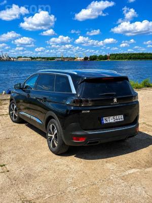 Black Peugeot 5008 2021 in Riga, with an engine capacity of 1.50 L and mileage of 83 thousand km for 18990 €, photo 5 on AUTOMOTO.COM.LV