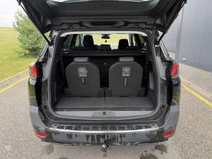 Black Peugeot 5008 2021 in Kaunas, with an engine capacity of 1.20 L and mileage of 151 thousand km for 15300 €, photo 4 on AUTOMOTO.COM.LV