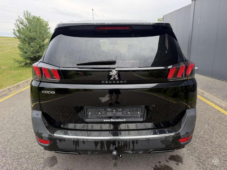 Black Peugeot 5008 2021 in Kaunas, with an engine capacity of 1.20 L and mileage of 151 thousand km for 15300 €, photo 8 on AUTOMOTO.COM.LV