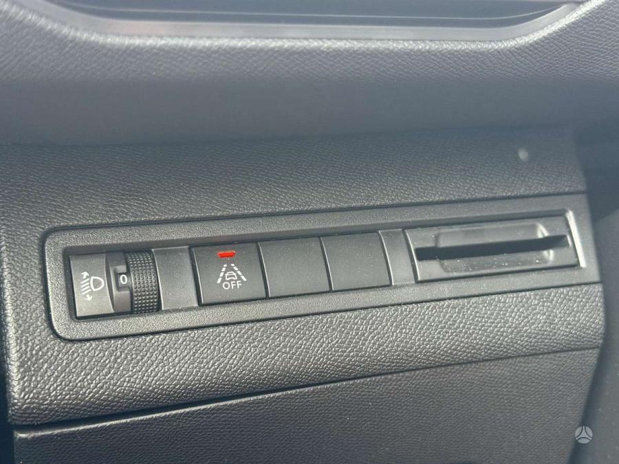 Black Peugeot 5008 2021 in Kaunas, with an engine capacity of 1.20 L and mileage of 151 thousand km for 15300 €, photo 23 on AUTOMOTO.COM.LV