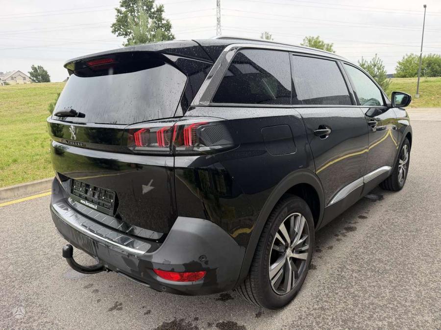 Black Peugeot 5008 2021 in Kaunas, with an engine capacity of 1.20 L and mileage of 151 thousand km for 15300 €, photo 7 on AUTOMOTO.COM.LV