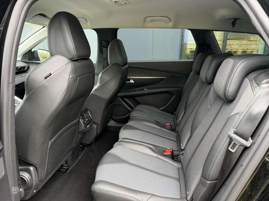 Black Peugeot 5008 2021 in Kaunas, with an engine capacity of 1.20 L and mileage of 151 thousand km for 15300 €, photo 16 on AUTOMOTO.COM.LV