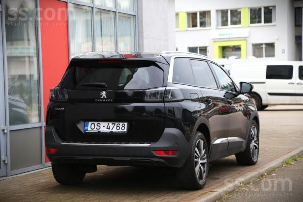 Black Peugeot 5008 2021 in Riga, with an engine capacity of 1.50 L and mileage of 97 thousand km for 18995 €, photo 7 on AUTOMOTO.COM.LV