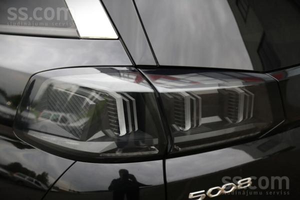 Black Peugeot 5008 2021 in Riga, with an engine capacity of 1.50 L and mileage of 97 thousand km for 18995 €, photo 8 on AUTOMOTO.COM.LV