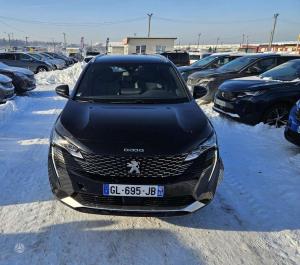 Black Peugeot 5008 2022 in Vilnius, with an engine capacity of 1.20 L and mileage of 134 thousand km for 16698 €, photo 2 on AUTOMOTO.COM.LV