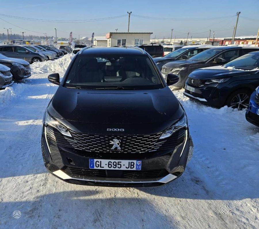 Black Peugeot 5008 2022 in Vilnius, with an engine capacity of 1.20 L and mileage of 134 thousand km for 16698 €, photo 2 on AUTOMOTO.COM.LV