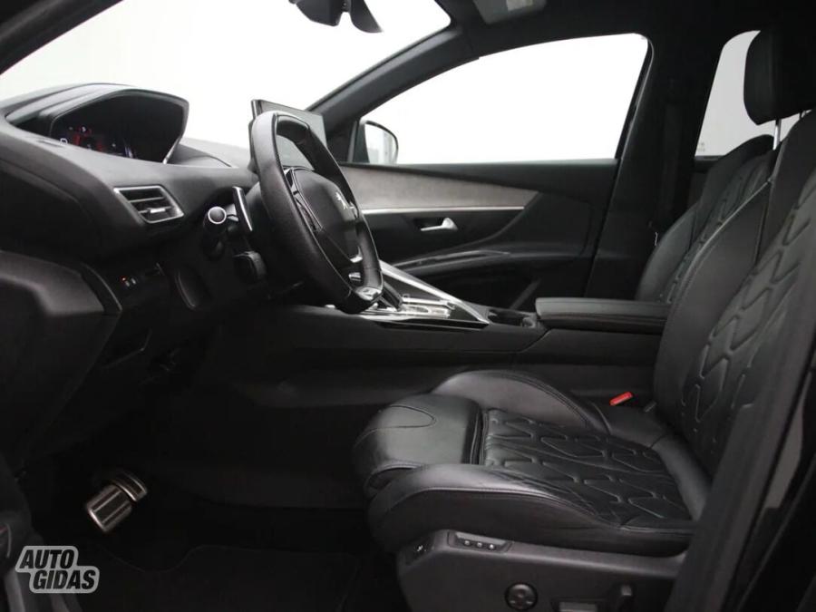Black Peugeot 5008 2022 in Vilnius, with an engine capacity of 1.50 L and mileage of 180 thousand km for 19599 €, photo 5 on AUTOMOTO.COM.LV