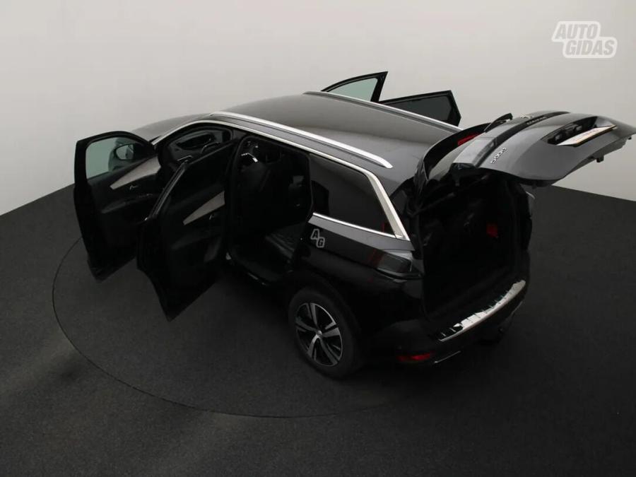 Black Peugeot 5008 2022 in Vilnius, with an engine capacity of 1.50 L and mileage of 180 thousand km for 19599 €, photo 14 on AUTOMOTO.COM.LV