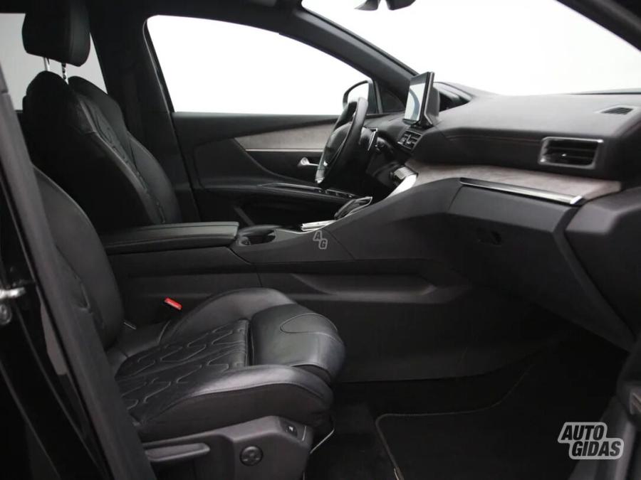 Black Peugeot 5008 2022 in Vilnius, with an engine capacity of 1.50 L and mileage of 180 thousand km for 19599 €, photo 15 on AUTOMOTO.COM.LV