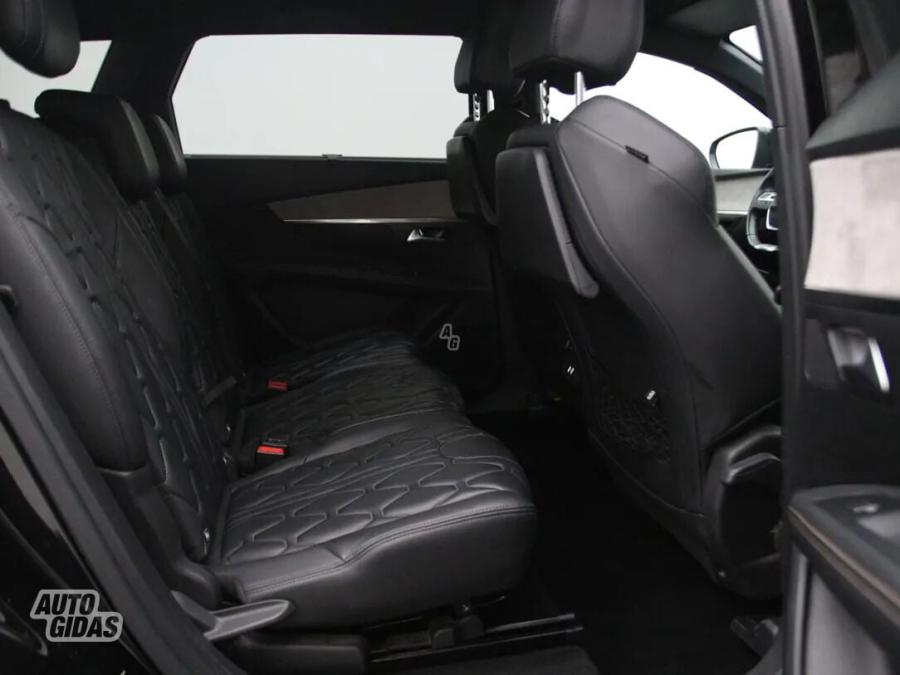 Black Peugeot 5008 2022 in Vilnius, with an engine capacity of 1.50 L and mileage of 180 thousand km for 19599 €, photo 16 on AUTOMOTO.COM.LV