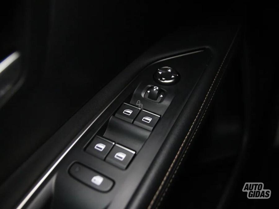 Black Peugeot 5008 2022 in Vilnius, with an engine capacity of 1.50 L and mileage of 180 thousand km for 19599 €, photo 28 on AUTOMOTO.COM.LV