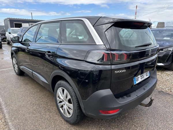 Black Peugeot 5008 2022 in Vilnius, with an engine capacity of 1.20 L and mileage of 179 thousand km for 13672 €, photo 4 on AUTOMOTO.COM.LV