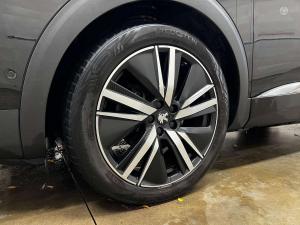 Melns Peugeot 5008 2022 Marijampole, ar dzinēja tilpumu 1.50 L un nobraukumu 92 tūkst. km par 22978 €, foto 23 vietnē AUTOMOTO.COM.LV