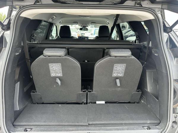 Black Peugeot 5008 2022 in Vilnius, with an engine capacity of 1.50 L and mileage of 158 thousand km for 15487 €, photo 8 on AUTOMOTO.COM.LV