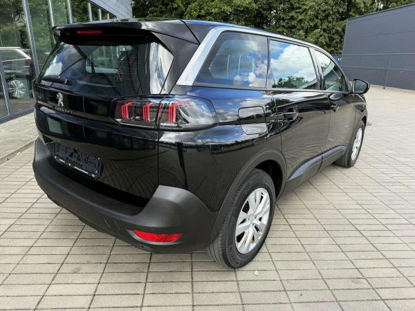 Black Peugeot 5008 2022 in Kaunas, with an engine capacity of 1.20 L and mileage of 199 thousand km for 12900 €, photo 3 on AUTOMOTO.COM.LV