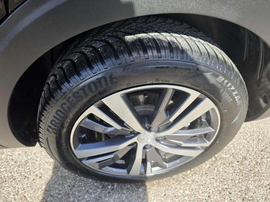 Черный Пежо 5008 2022 в Вильнюс, объемом двигателя 1.50 л и пробегом 142 тыс. км за 17182 €, фото 16 на AUTOMOTO.COM.LV