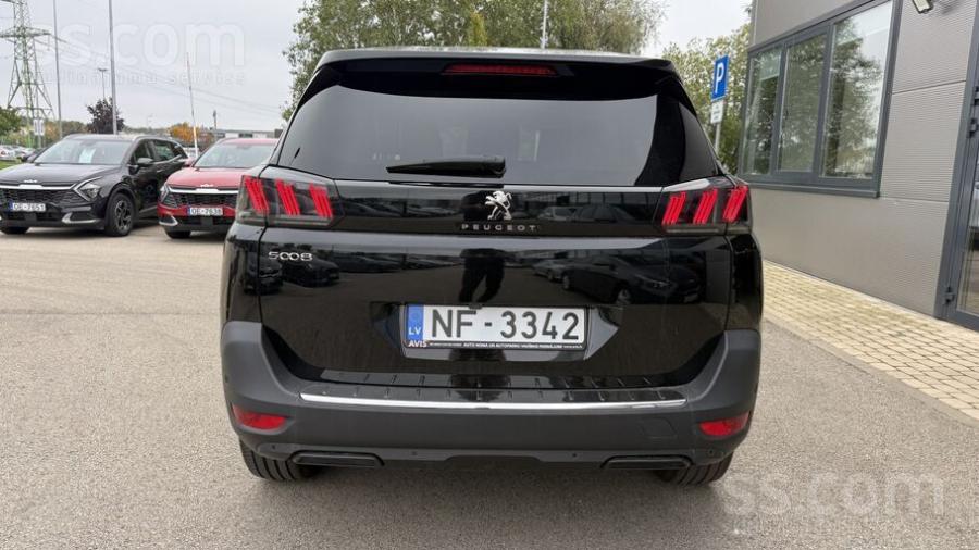 Melns Peugeot 5008 2022 Rīga, ar dzinēja tilpumu 1.50 L un nobraukumu 80 tūkst. km par 19900 €, foto 5 vietnē AUTOMOTO.COM.LV