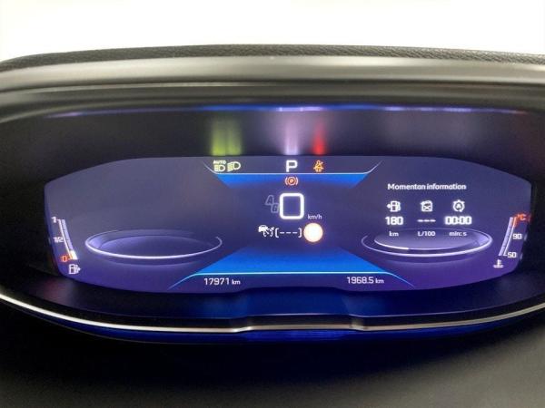 Black Peugeot 5008 2023 in Kaunas, with an engine capacity of 0.00 L and mileage of 18 thousand km for 34220 €, photo 8 on AUTOMOTO.COM.LV